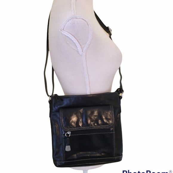 Gianni Bini | Bags | Gianni Bini Black Leather Crossbody Bag | Poshmark